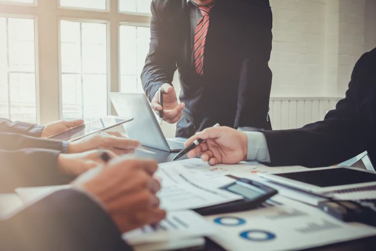 What is a Steering Committee? Definitions & Examples